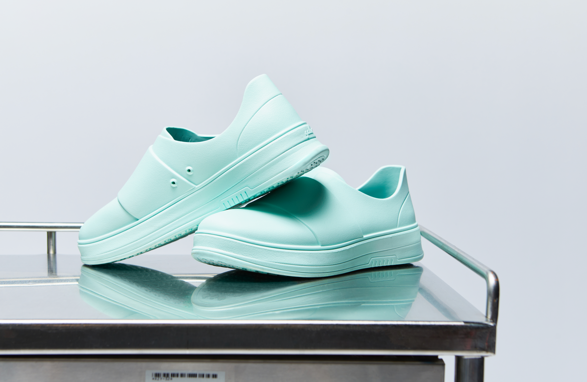 What Makes the Perfect Shoe for Nurses? – STAND+